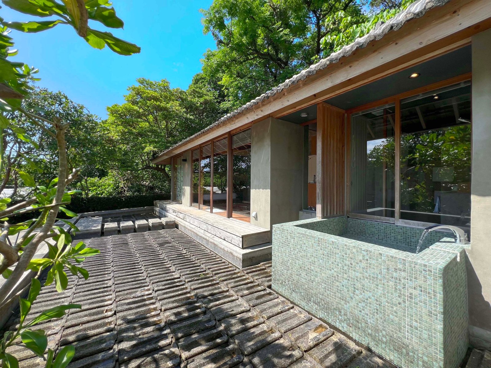 오키나와 북부 감성숙소추천 가와세미노스 KAWASEMINOSU MUKAKA VILLA